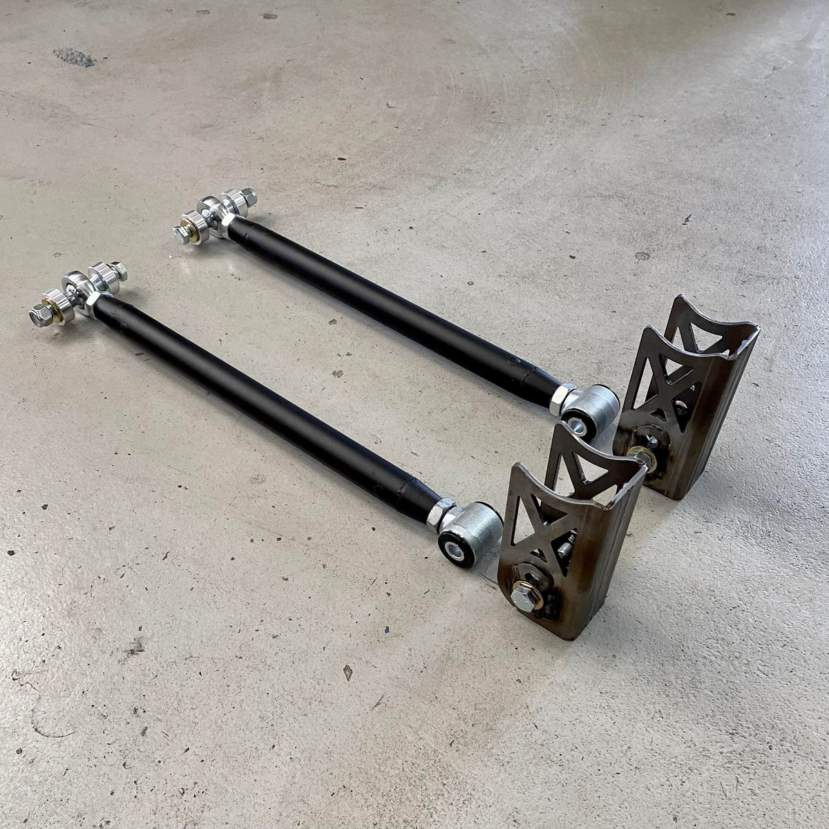 1ST GEN- 4 LINK BARS & BRACKETRY – Showtime Customs & Fabrication
